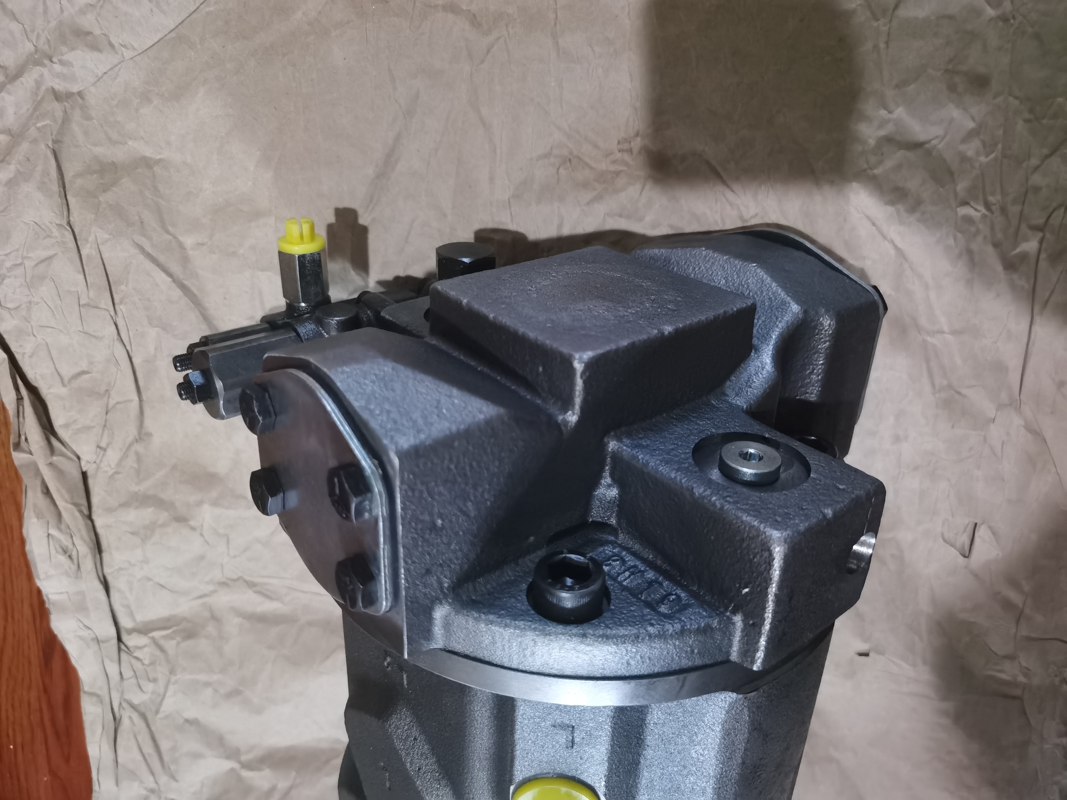 R910945652 AA10VO71DRG/31L-PSC62N00 Axial Piston Variable Pump A10VO ...